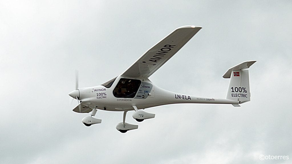 Avinor og Norges Luftsportforbund (NLF) kjøper nytt elfly – Dfly