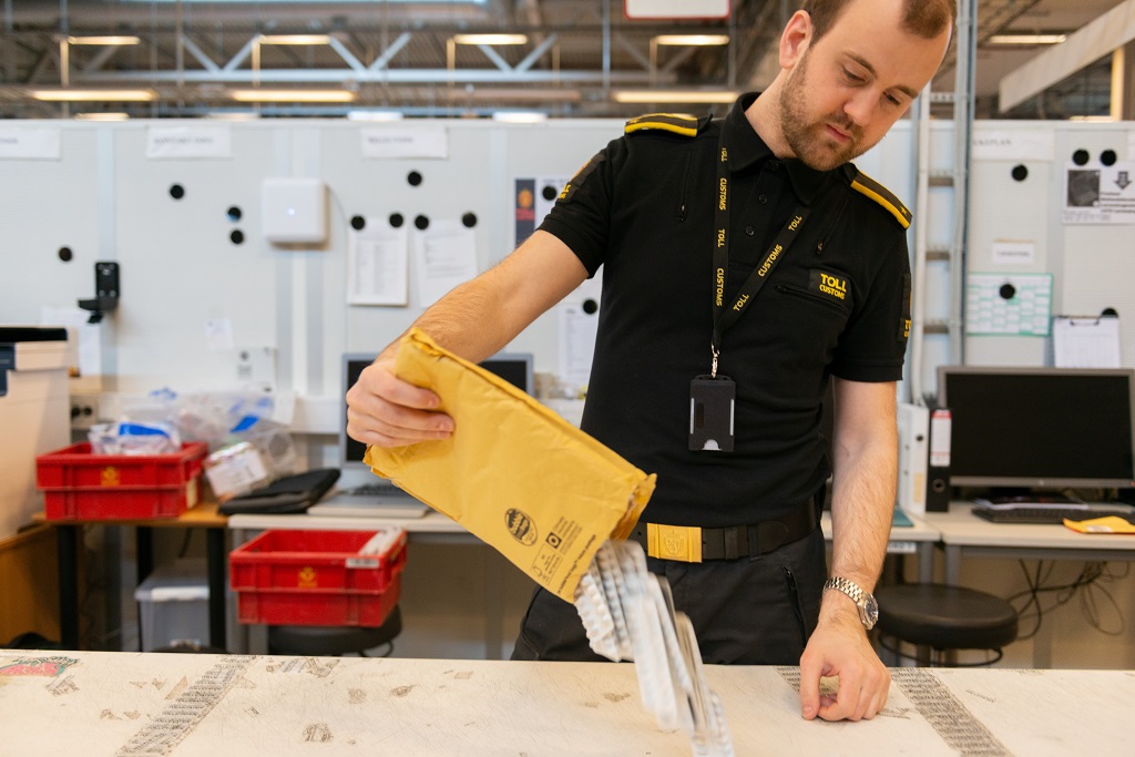 Tollernes hverdag i ny TV 2-serie – Dfly